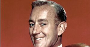Top 10 Famous British Actors of All Time - ClariuHub