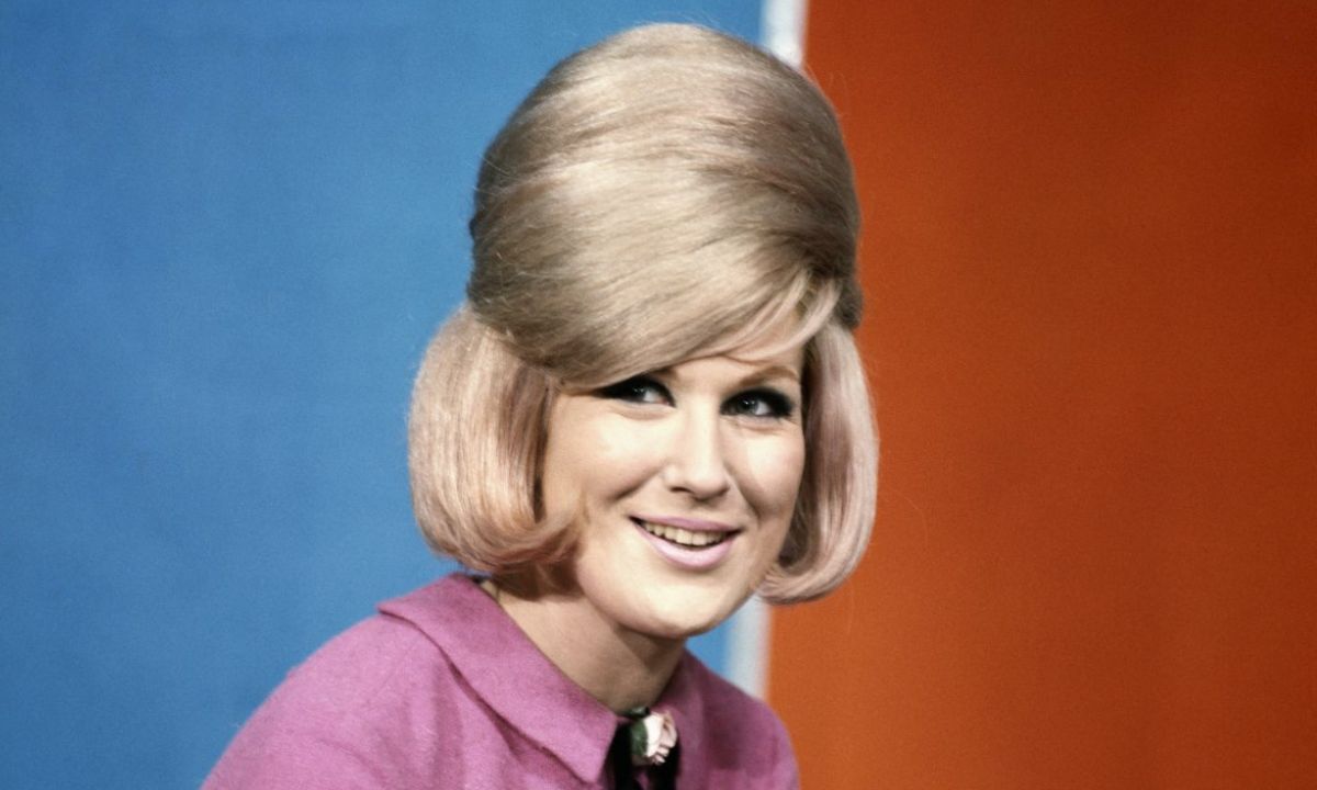 Best British Female Singers of All Time - ClariuHub