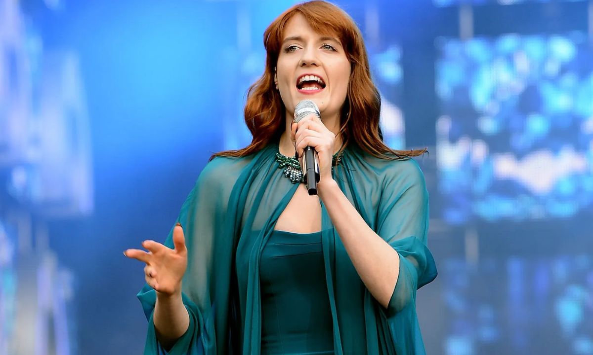 Best British Female Singers of All Time - ClariuHub